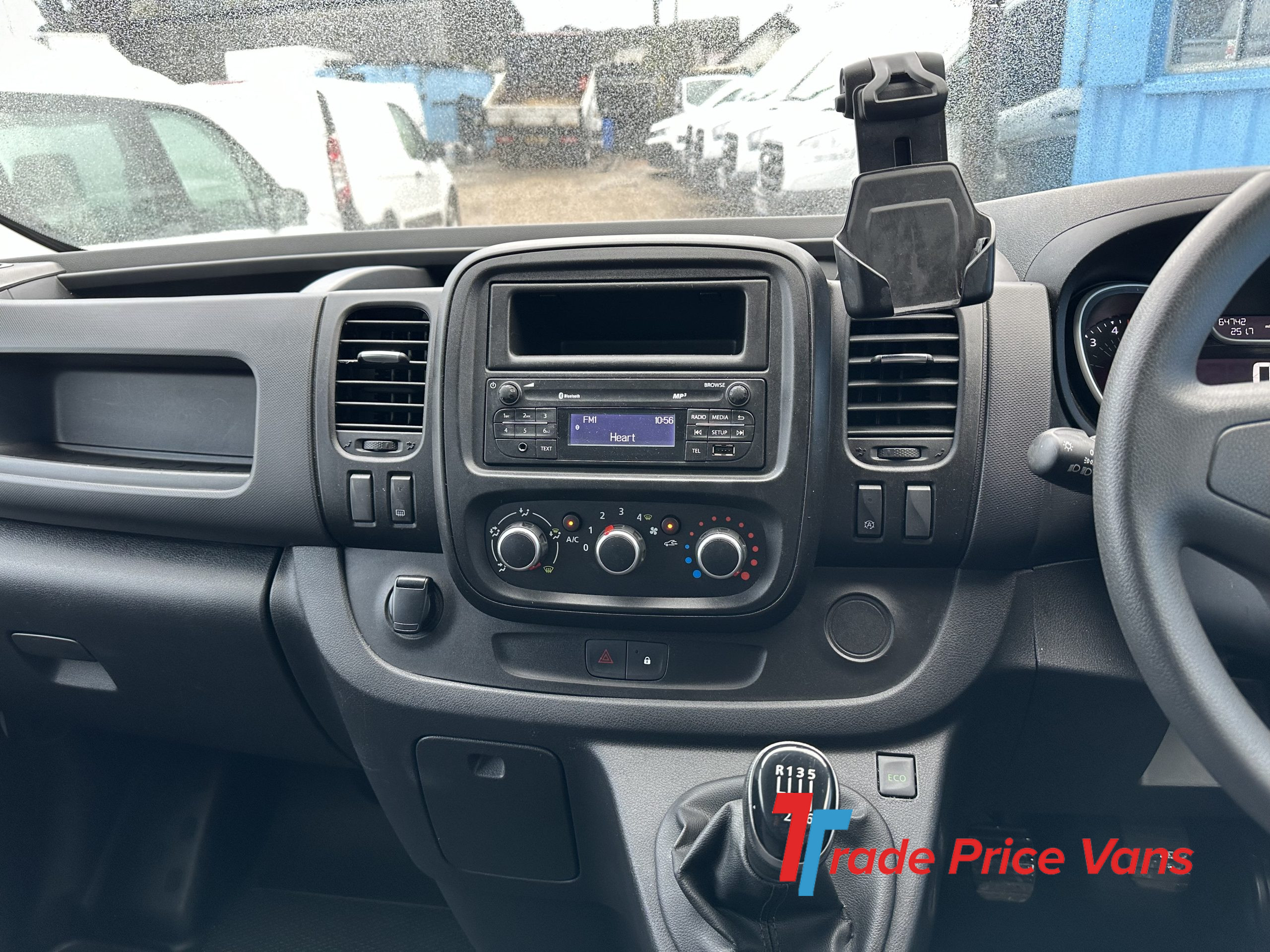 RENAULT TRAFIC LL30 BUSINESS + ENERGY AIR CON EURO 6 ULEZ COMPLIANT ...